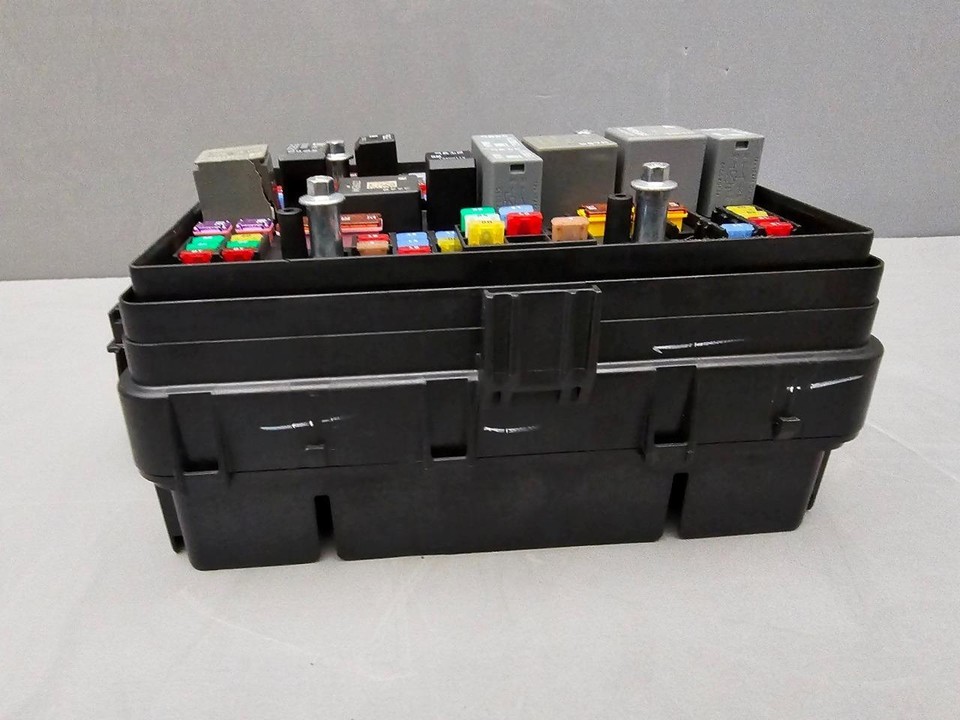 2020-2023 GMC Sierra Chevy Silverado 2500HD 3500HD 6.6L V8 Gas OEM Fuse ...