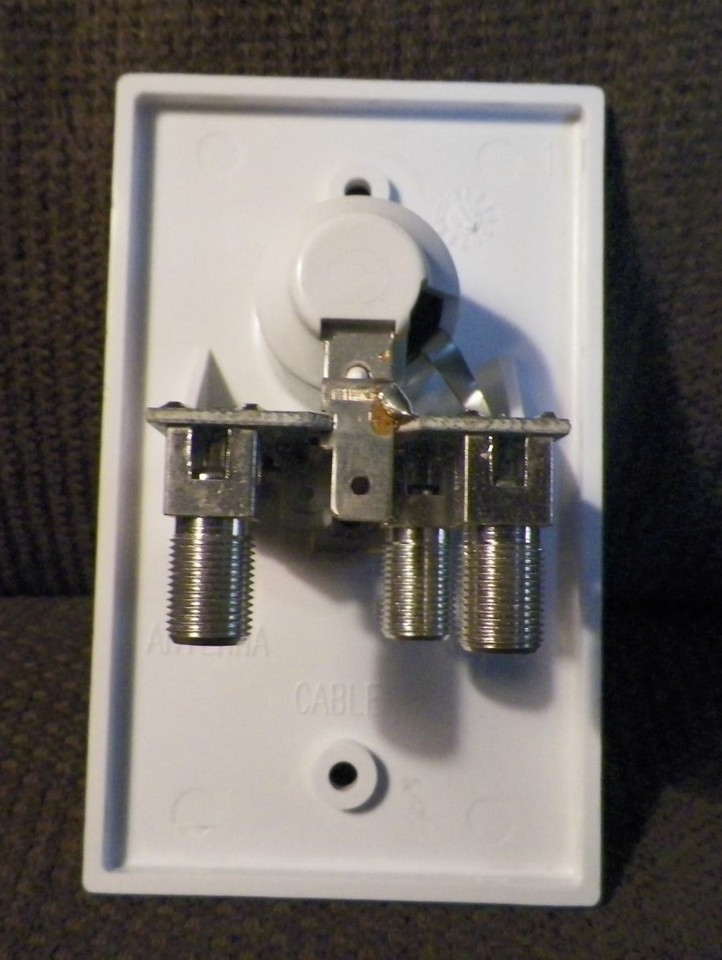 WINEGARD RV-0742 WALL PLATE POWER SUPPLY 12VDC 8 AMP MAX ANTENNA CABLE ...