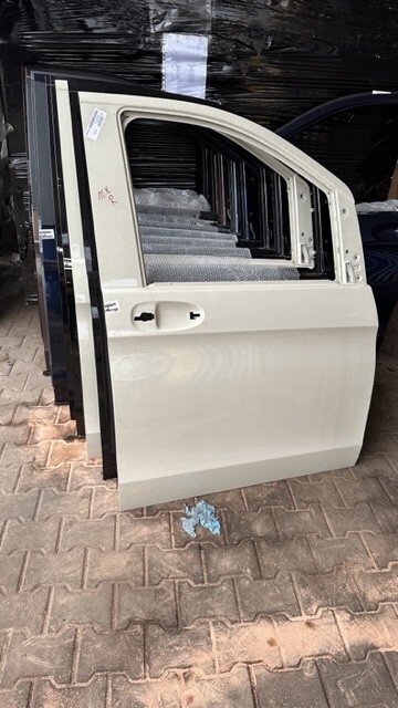 NUOVA Porta Destra MERCEDES-BENZ V-Class W447 4477206700 | eBay