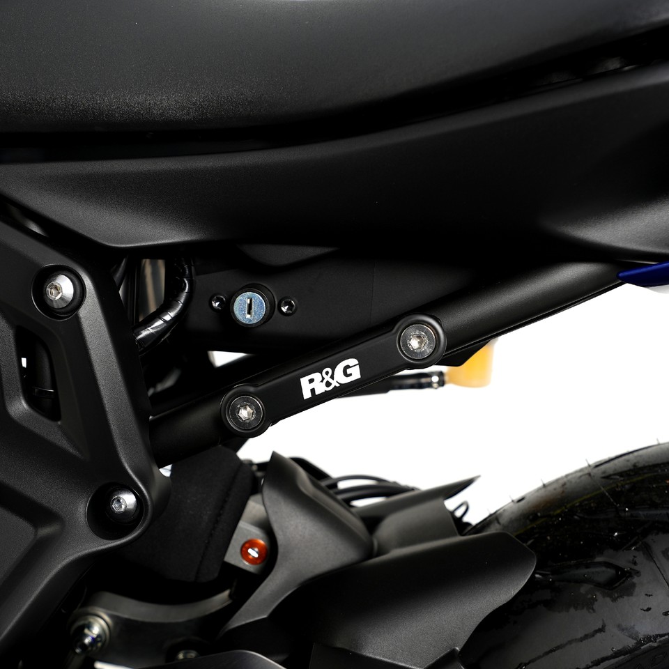 R&G Racing Silver Rear Foot Rest Blanking Plates | Yamaha MT-07 (FZ-07 ...