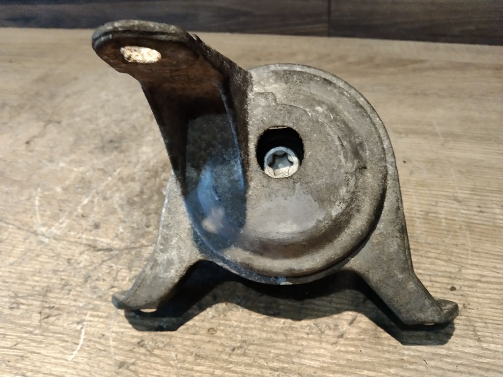 Opel Zafira A 2002 Petrol 92kW Engine mount bracket 90575772 EDI21566 ...