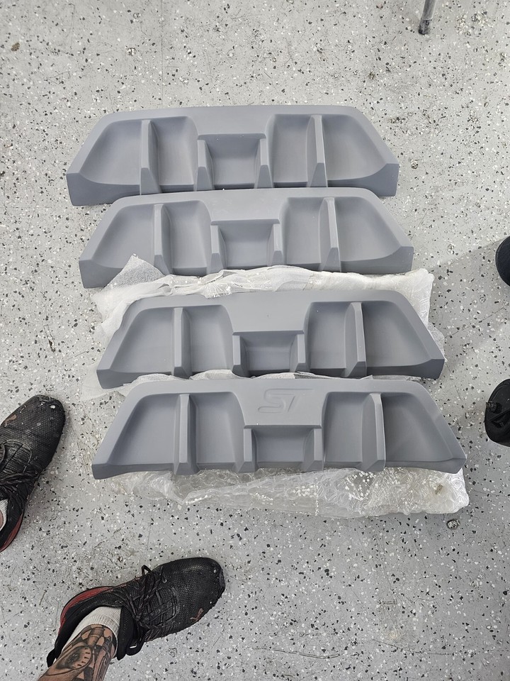 2020 Ford Explorer ST Trailer Hitch Cover / Diffuser | Custom