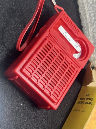 Classic Mod Bright Ruby Red Luxtone Transistor Radio With Box Wow!!! | eBay