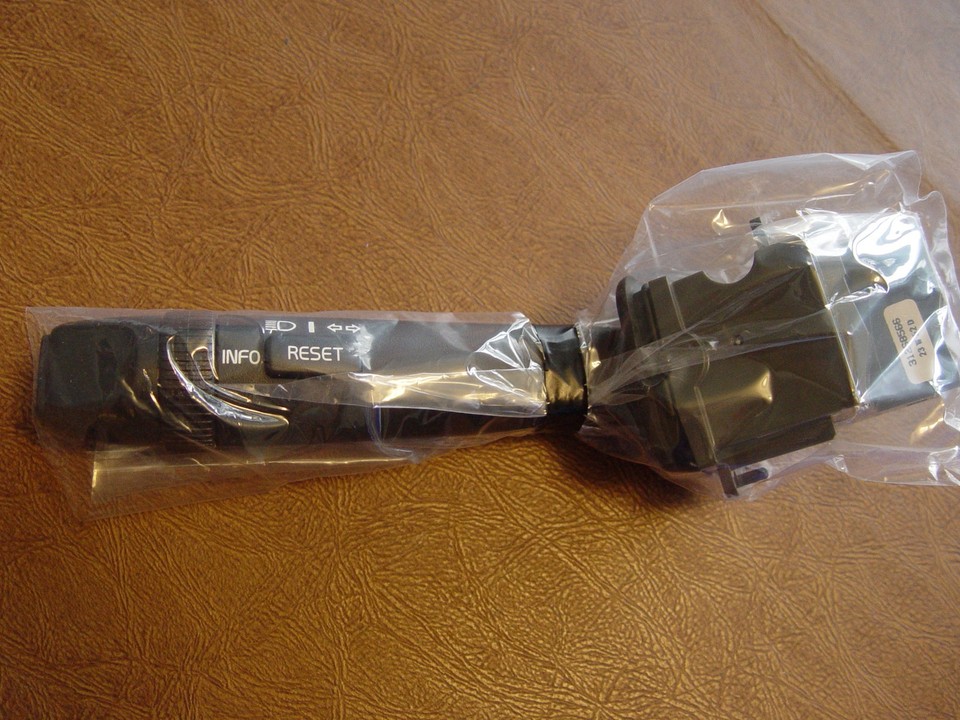 OEM Genuine Volvo Turn Signal Switch 31268566 | eBay