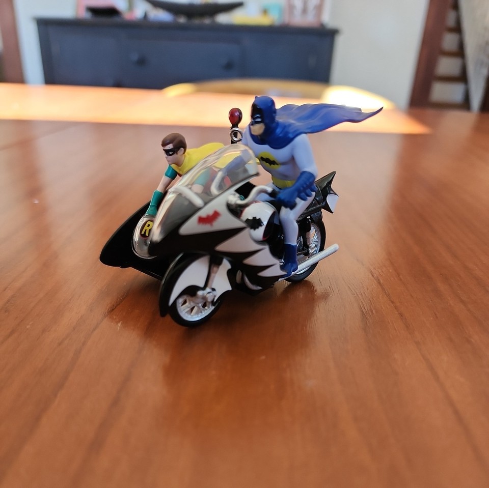 Hallmark Batcycle 2018 Christmas Ornament Batman Robin Motorcycle DC ...