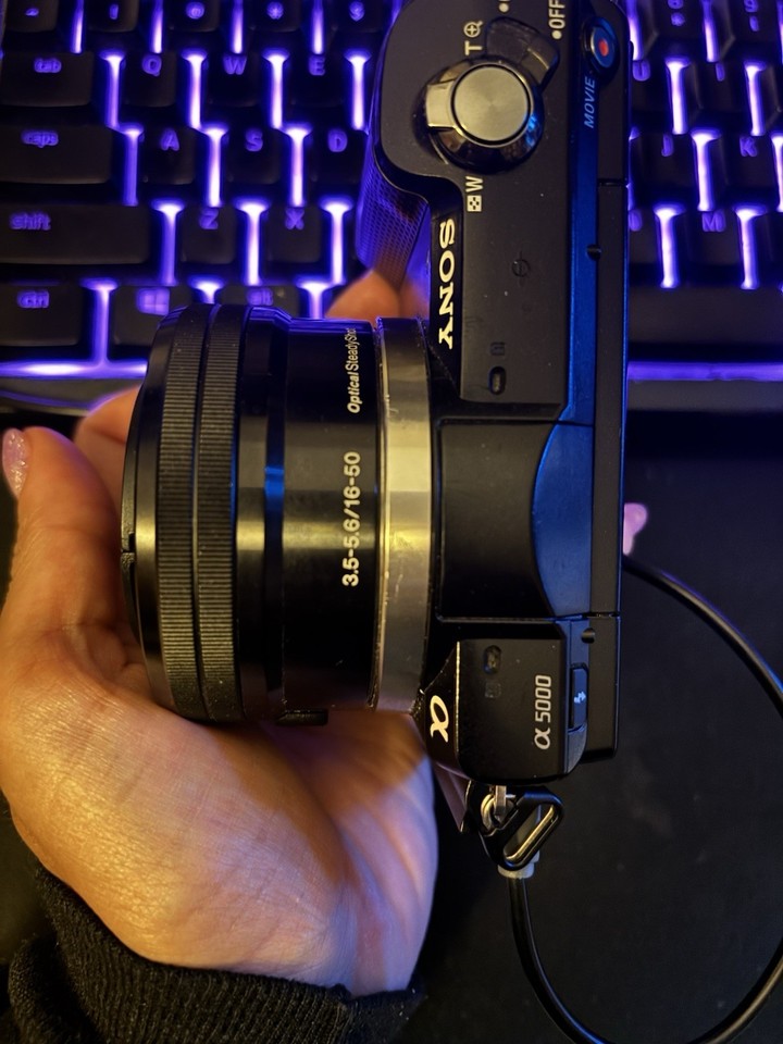 Sony a5000 ILCE-5000 w. Sony Optical SteadyShot lens 3.5-5.6/16-50 w charger | eBay