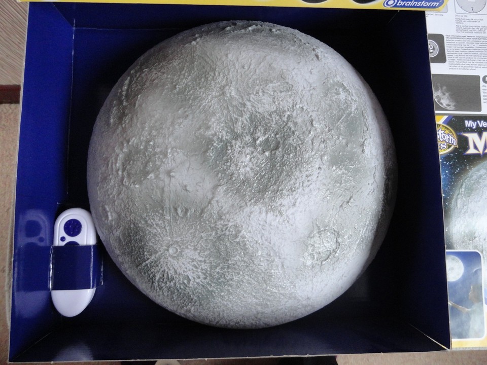 MY VERY OWN MOON RC - BRAINSTORM TOYS - 12 LUNAR PHASES - NEW BOXED ...