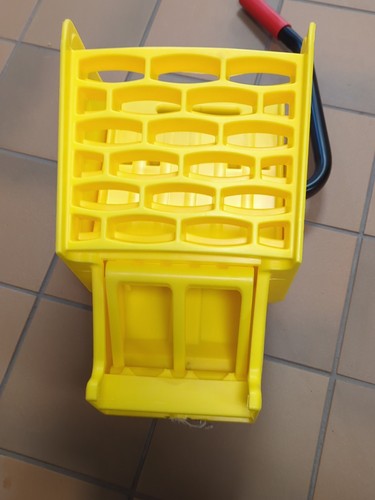 Rubbermaid Commercial 2064915 WaveBrake 2.0 Side-Press Wringer Mop ...