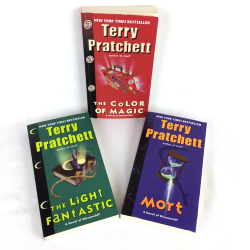 Terry Pratchett Discworld PB Lot x 3 Color Of Magic / Light Fantastic ...
