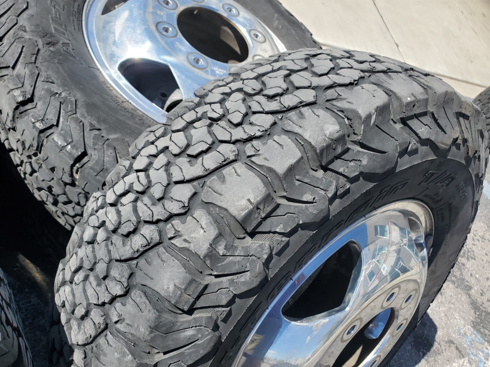 17" GMC SIERRA HD 3500 DUALLY DRW WHEELS BFG KO2 A/T TIRES OEM CHEVY ...