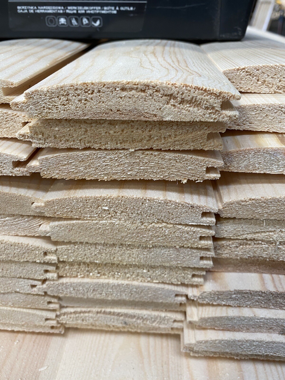 Log lap Timber Pine T&G Log Cladding Board Shed Summer house 4.2m NEW ...