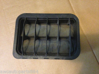 07 MERCEDES C230 REAR QUARTER FENDER AIR PRESSURE VENT 2038300142 | eBay