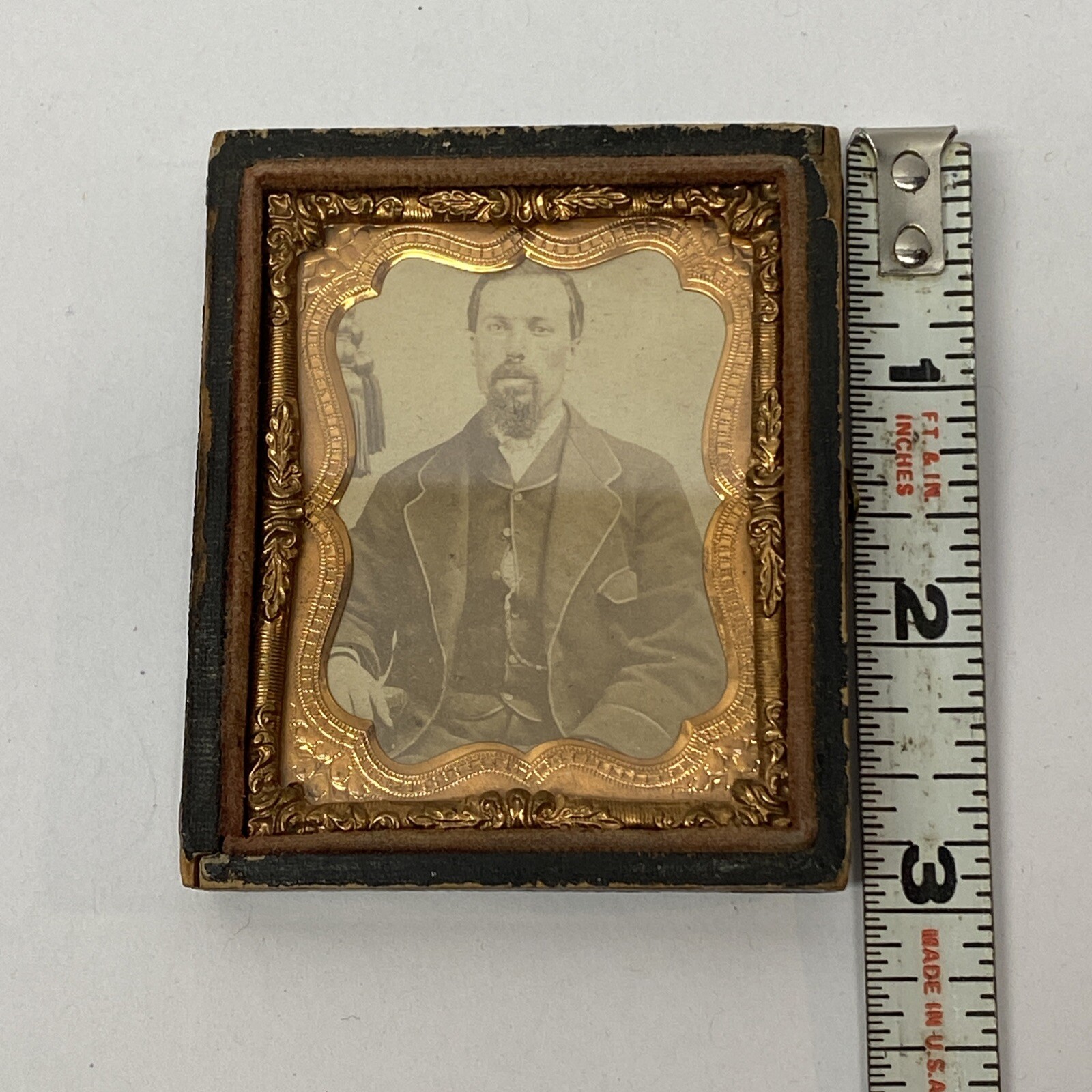 Daguerreotype Ambrotype Tintype In Thermoplastic Ornate Case Man With