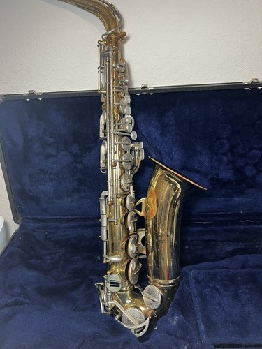 King Cleveland 613 Gold Woodwind Musical Instrument Saxophone With Case ...