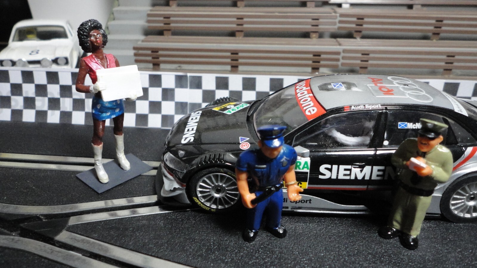 Scalextric Variety People /4 pieces/ Grandstand, Cars & Track Not ...