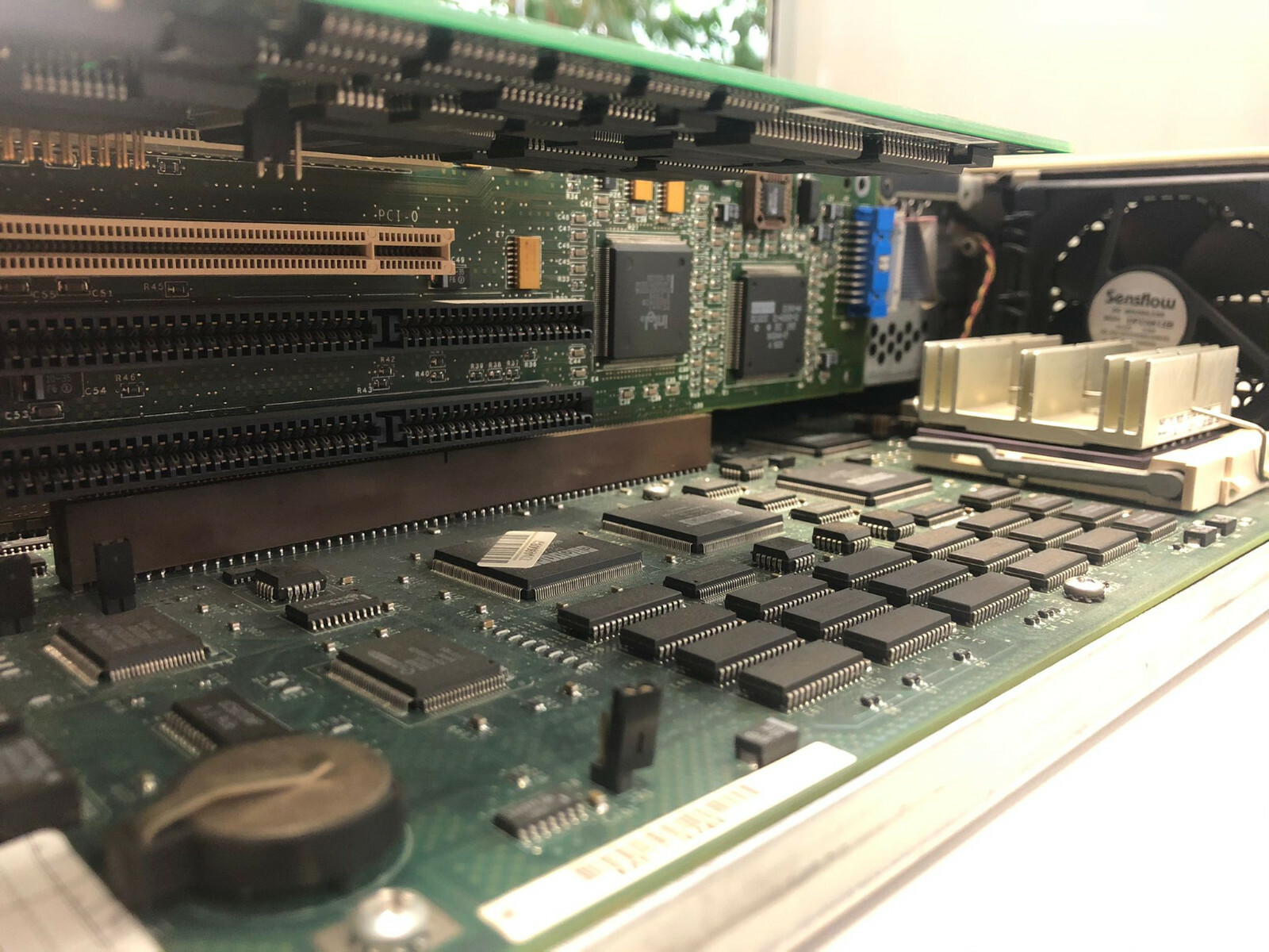 Digital DEC AlphaStation 200 4/100 MHz, 128MB, senza Hard Disk Drive ...