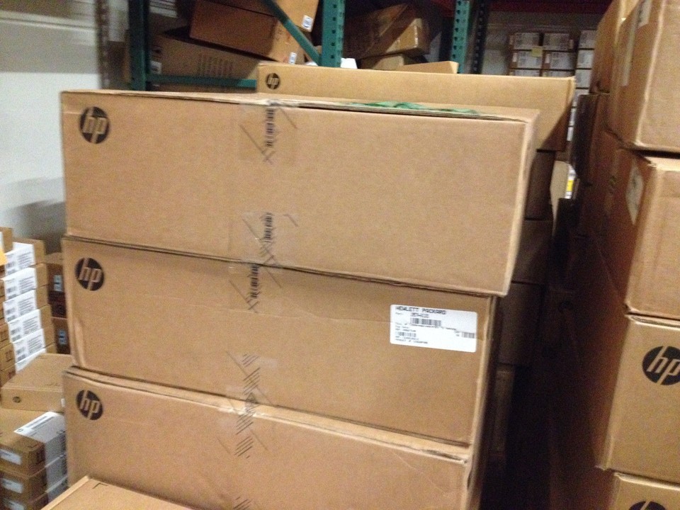 AM868C HPE StorageWorks 8/24 Base 16-Ports Enabled SAN Switch HPE ...