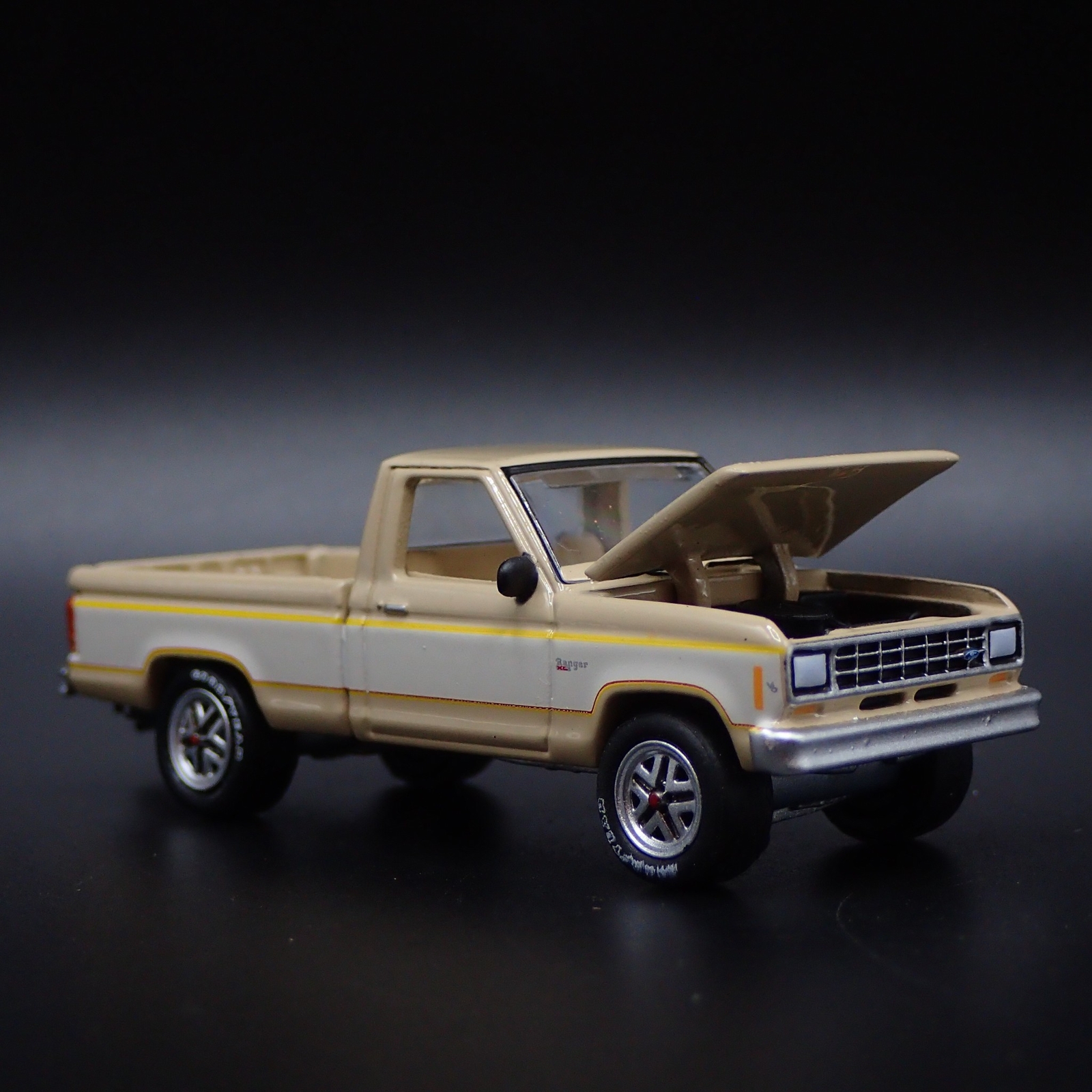 1983 83 FORD RANGER XLS PICKUP TRUCK HITCH 1:64 SCALE DIORAMA DIECAST ...