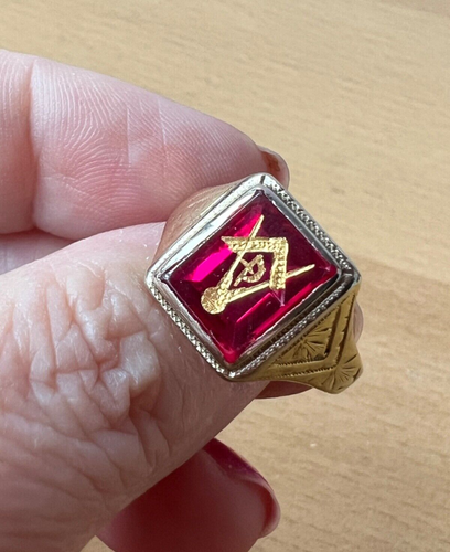 10K YELLOW GOLD VINTAGE ESTATE SYNTHETIC RUBY RED MASONIC RING MENS ...