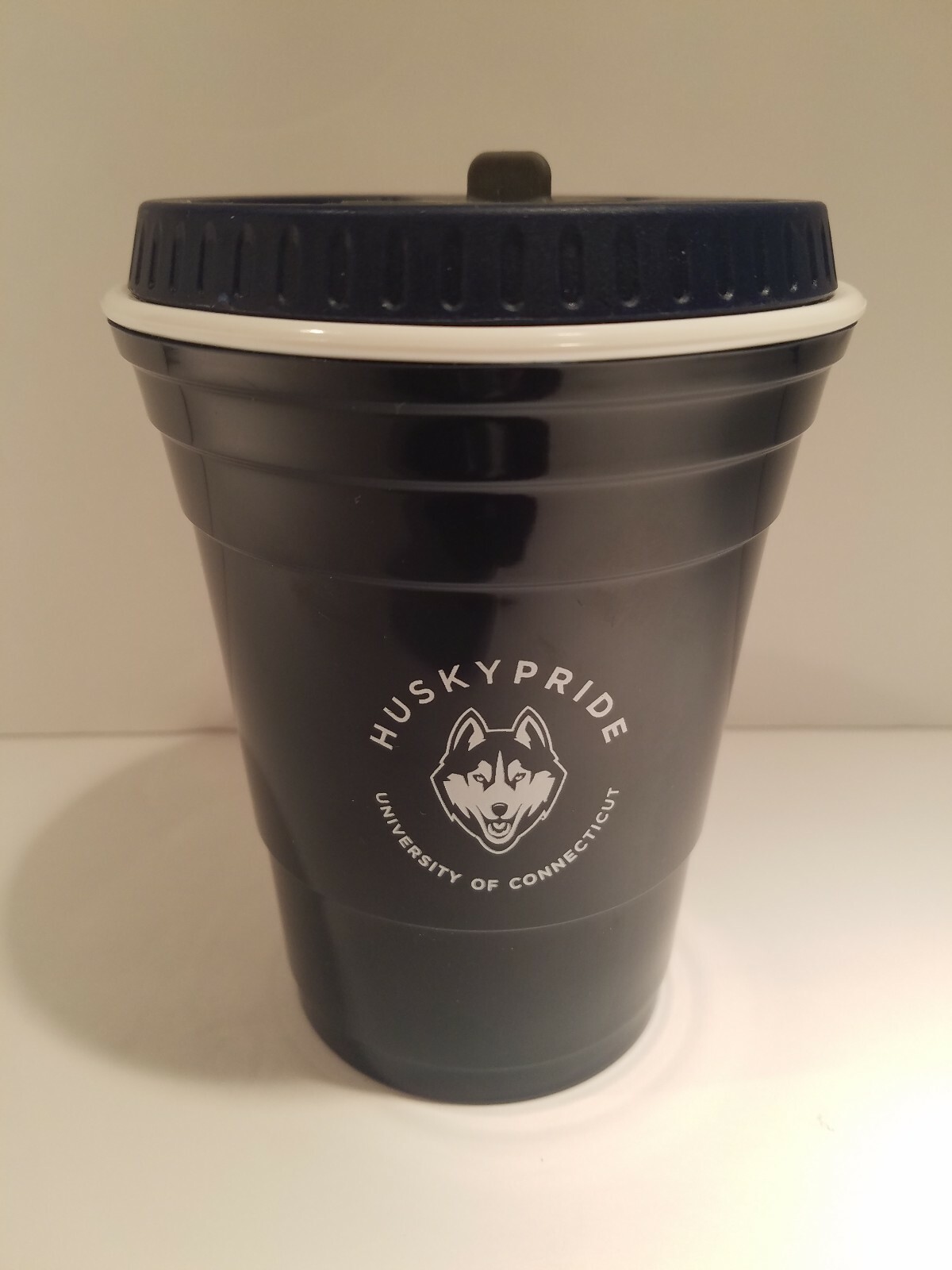 UCONN Huskies 16 Oz Plastic Tumbler Travel Cup Cold Iced Coffee/Beer ...