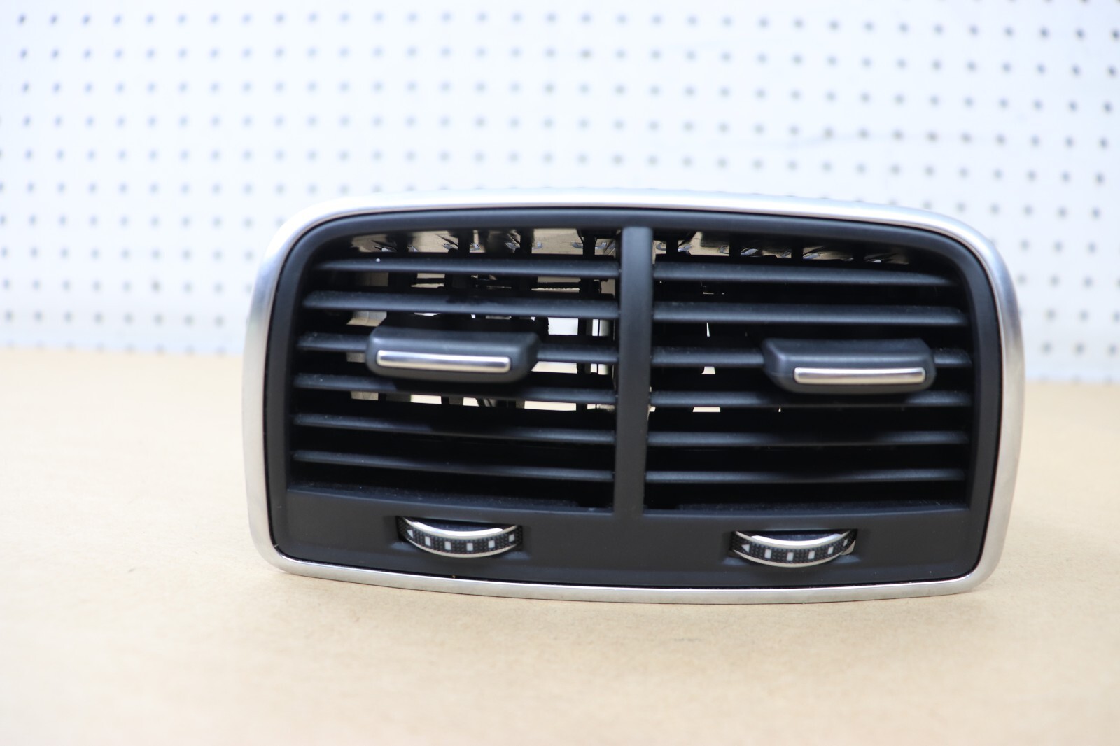 16 17 2016 AUDI A7 REAR AIR VENT CENTER CONSOLE REAR AIRVENT 4G0819203 ...