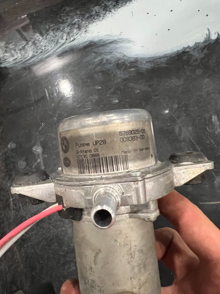 2006-2010 BMW E60 E63 E64 M5 / M6 POWER BRAKE VACUUM PUMP OEM ORIGINAL ...