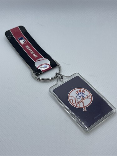 New York Yankees MLB Officially Licensed Acrylic Key Chain NEW ...