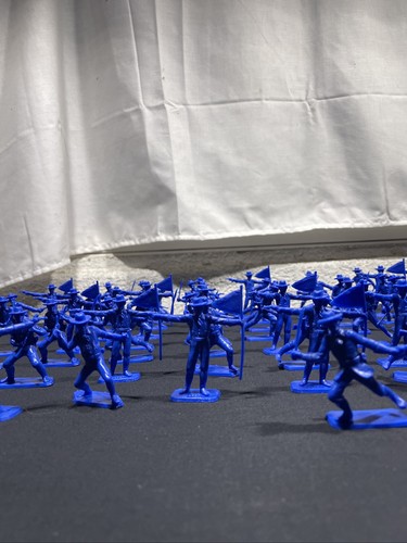DULCOP ITALY 1:32 7th CAVALRY SOLDIERS BLUE COLOR LOT OF 80 PCS | eBay