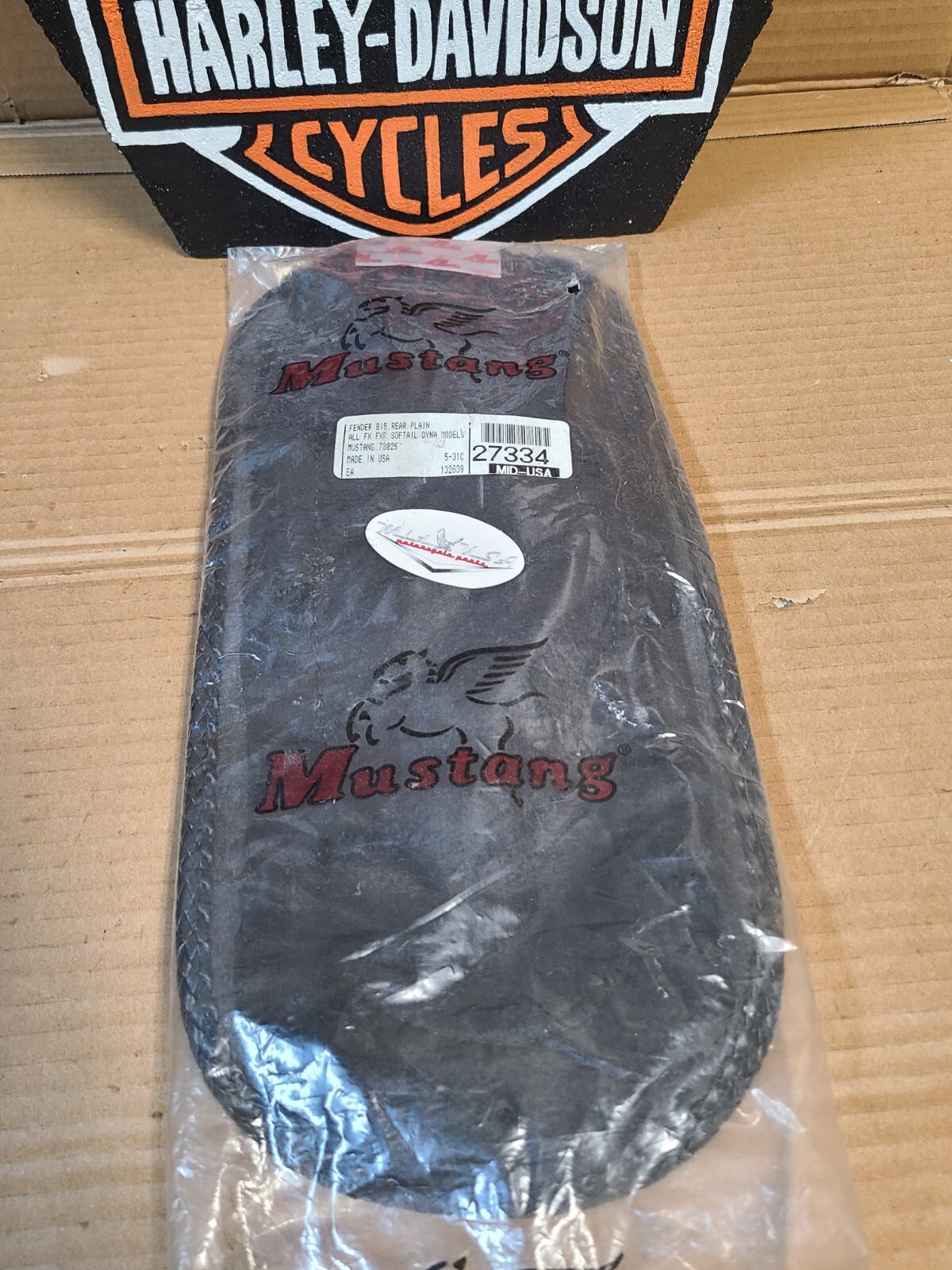 Mustang Rear Fender Bib for Solo Seat Plain 84-06 Harley FXR Softail ...