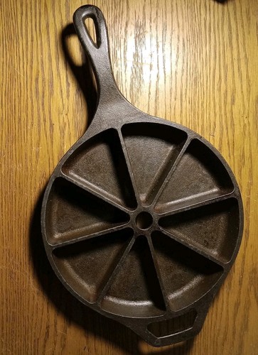 Vintage Lodge 9" Cast Iron 8 Wedge Cornbread Scone Pan Skillet 8 CB | eBay