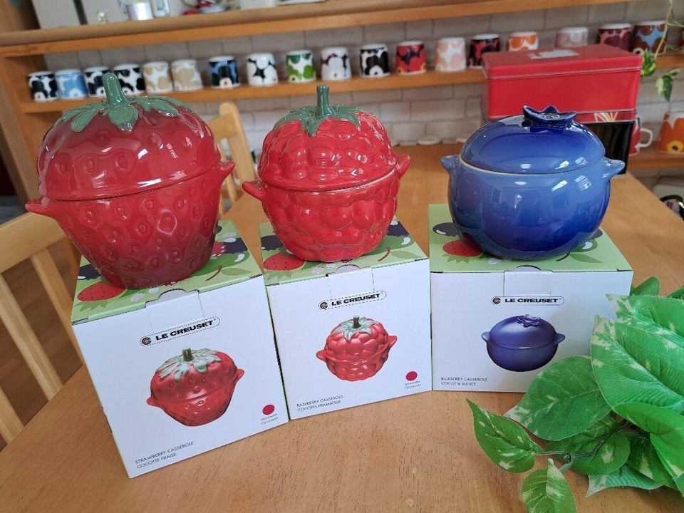 LE CREUSET FRUIT BERRIES STRAWBERRY BLUEBERRY & RASPBERRY Cocotte Stone ...
