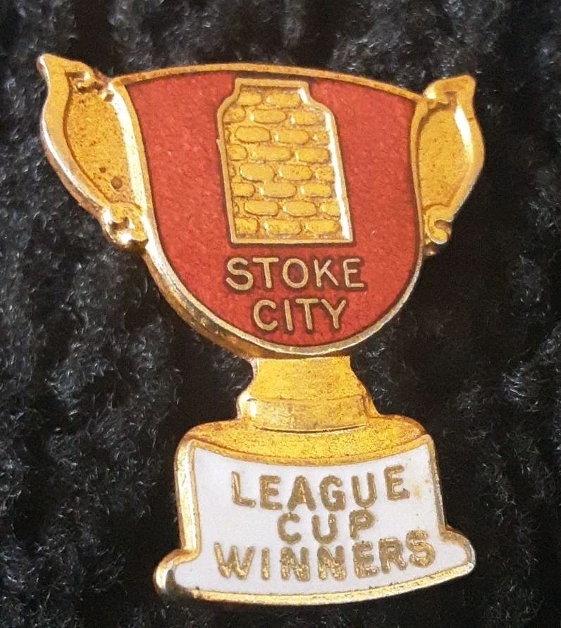 STOKE CITY MEMORABILIA - 1972 LEAGUE CUP WINNERS PIN BADGE COFFER ...