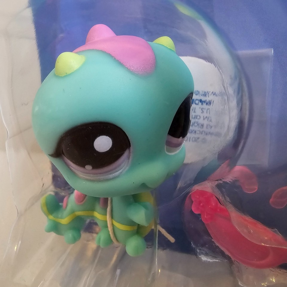 Hasbro Littlest Pet Shop #1811 Caterpillar Blue Purple Eye Colorful New ...