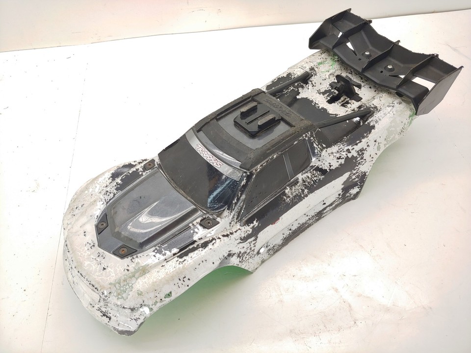 Traxxas Maxx 1/10 4x4 Monster Truck Roller Slider Chassis w/ Body ...