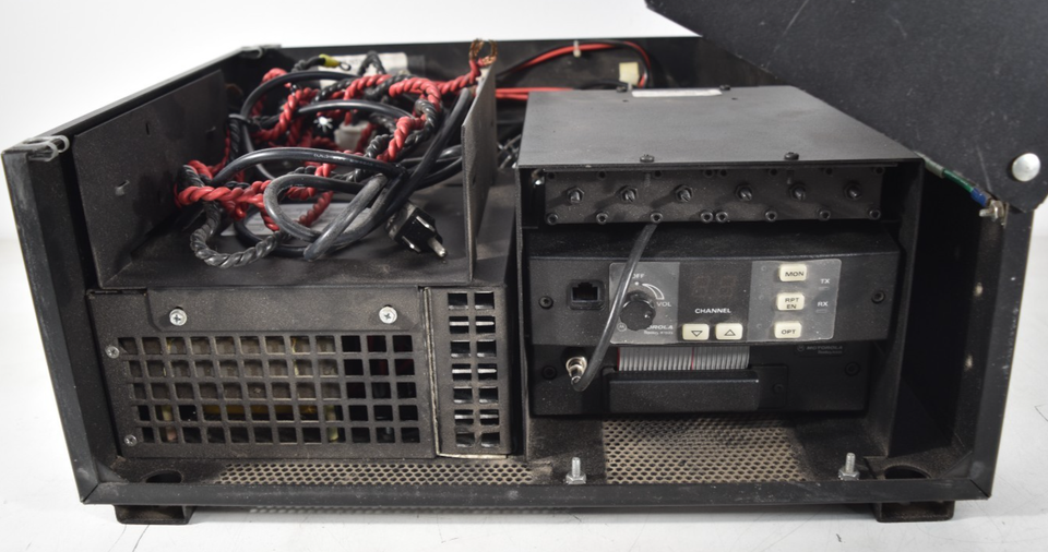 Motorola Radius GR500 Mounted Repeater Station | eBay