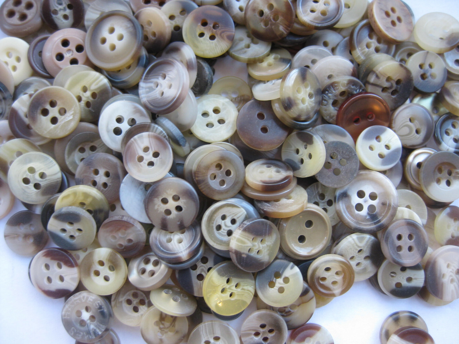 8 mm to 14mm Small Mixed Faux Horn Warm Brown Baby Sewing Buttons 60gm ...
