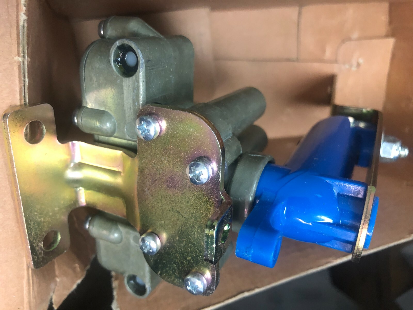 Genuine OEM Gillig Control Valve Leveling Rear 53-15022-004 Same As HDX ...