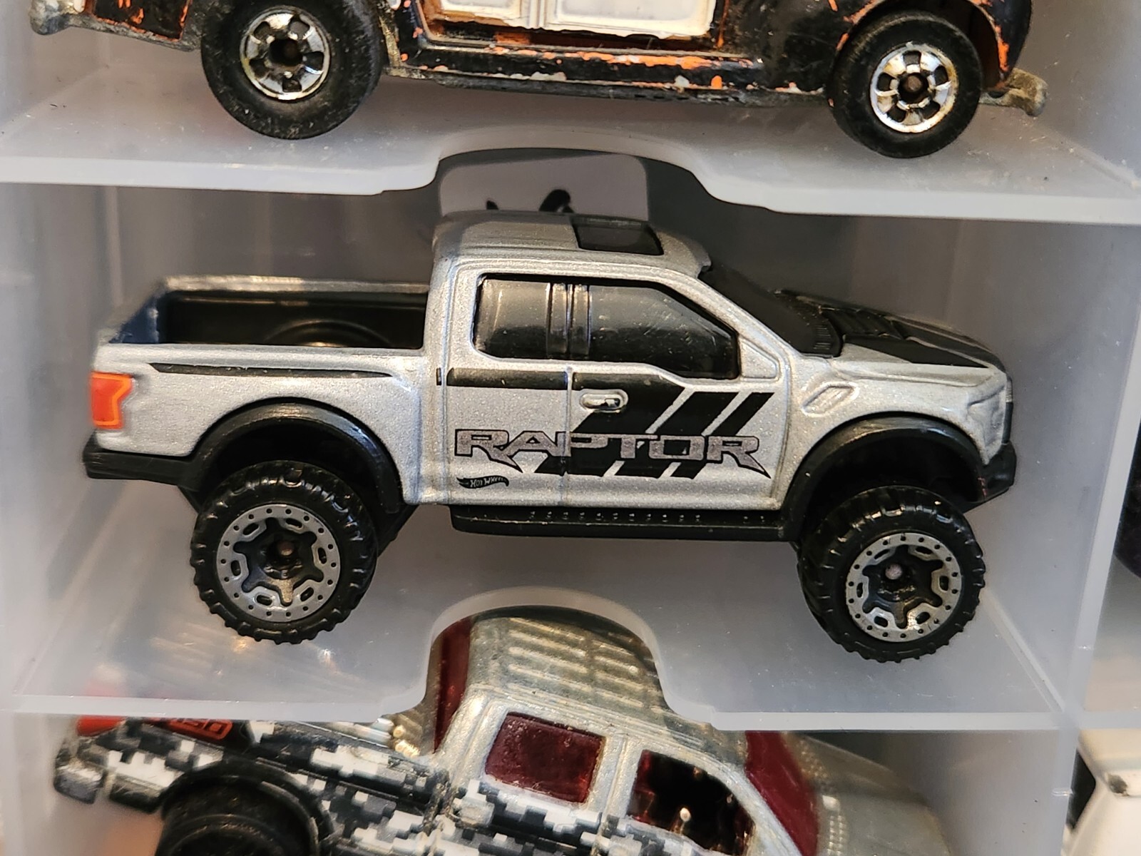 hot wheels & matchbox (case #131) FORD TRUCKS f-150 f-100 bronco ...