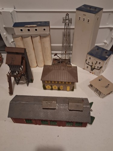 LOT OF 7 Ho Scale Used Layout Buildings In Need Of Cleaning. | eBay
