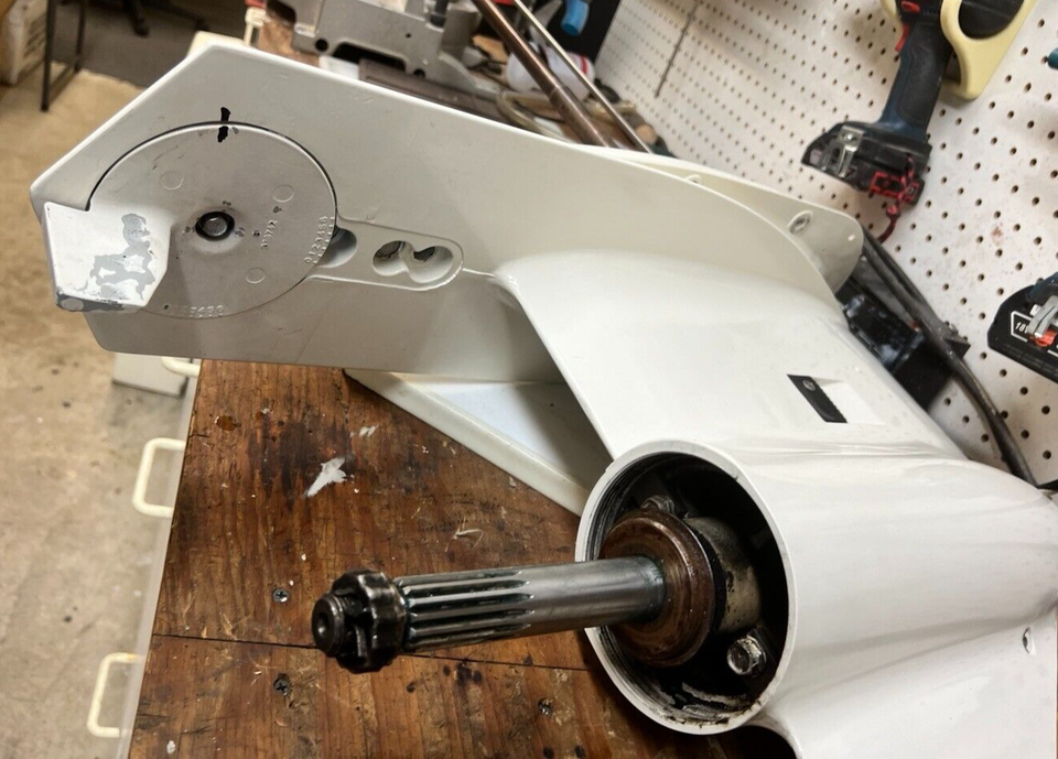 Johnson Evinrude ETEC 150 175 200HP 20" Lower Unit Gear Case | eBay