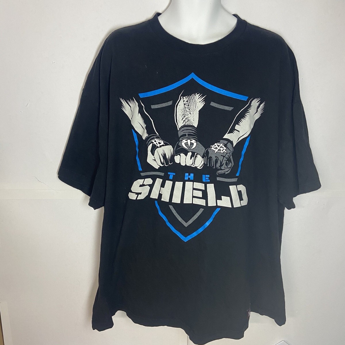 Wwe The Shield T Skjorte Logo WWE AUTHENTIC WEAR The Shield Hounds Of