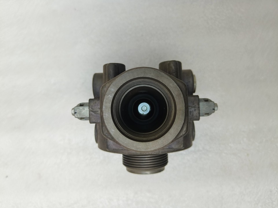 Head Filter HYD Donaldson BJ PART NO.L862487/P165973 FILTER HEAD ...