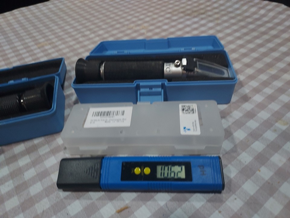Professional Refractometer Salinity Tester Salt Tester for Saltwater ...