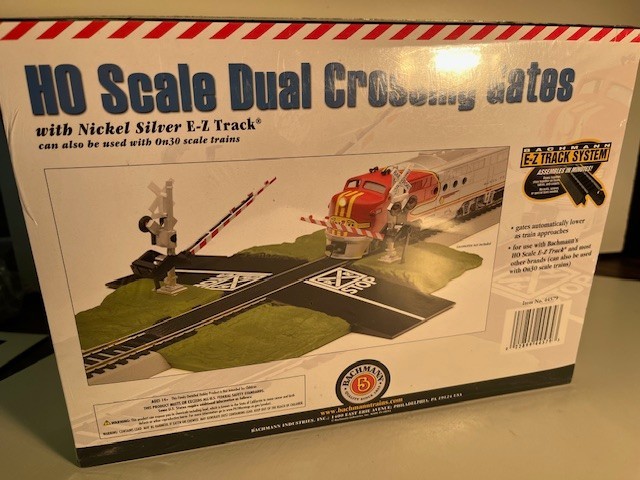 BACHMANN HO SCALE DUAL CROSSING GATES new and sealed. | eBay