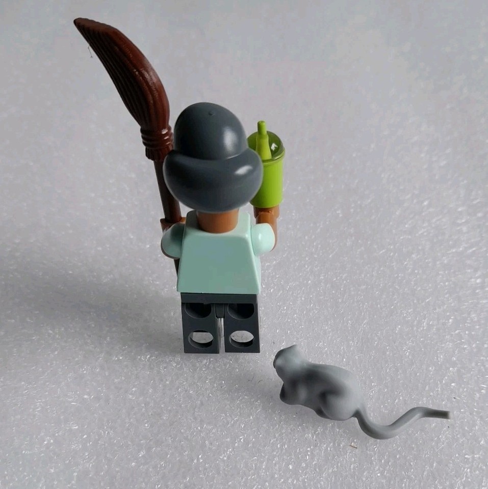 LEGO 71016 Simpsons Kwik-E-Mart Apu Minifigure w/ Squishee, Broom & Rat ...