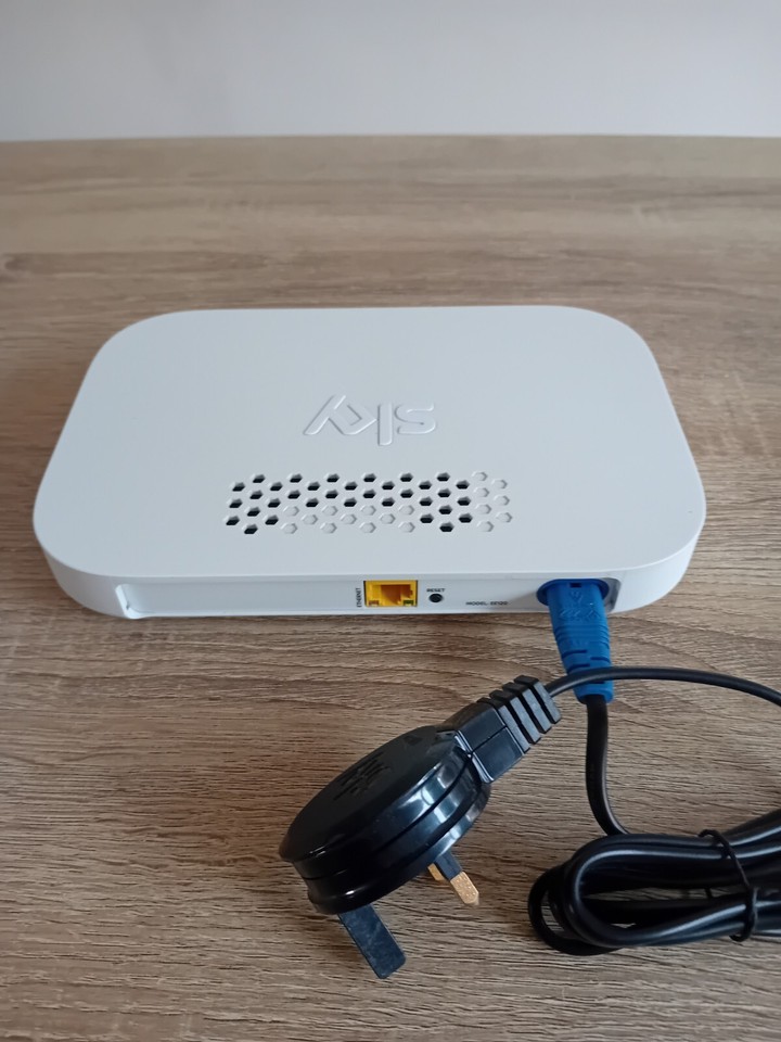 Sky Q Wireless WiFi Booster 3 Extender EE120 | eBay