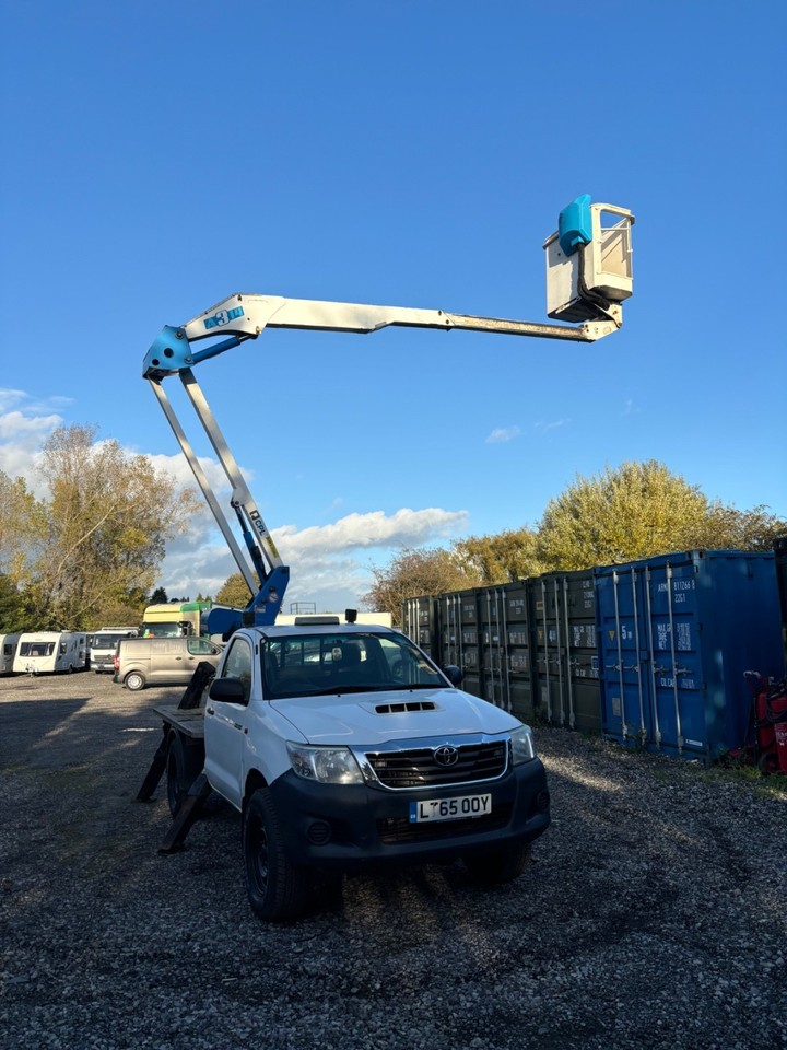 TOYOTA HILUX ACTIVE D4D 4X4 2015 ACCESS MACHINE CPL A314 IDEAL TREE ...