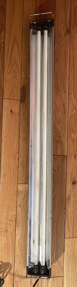 90 Gallon Fluorescent Light
