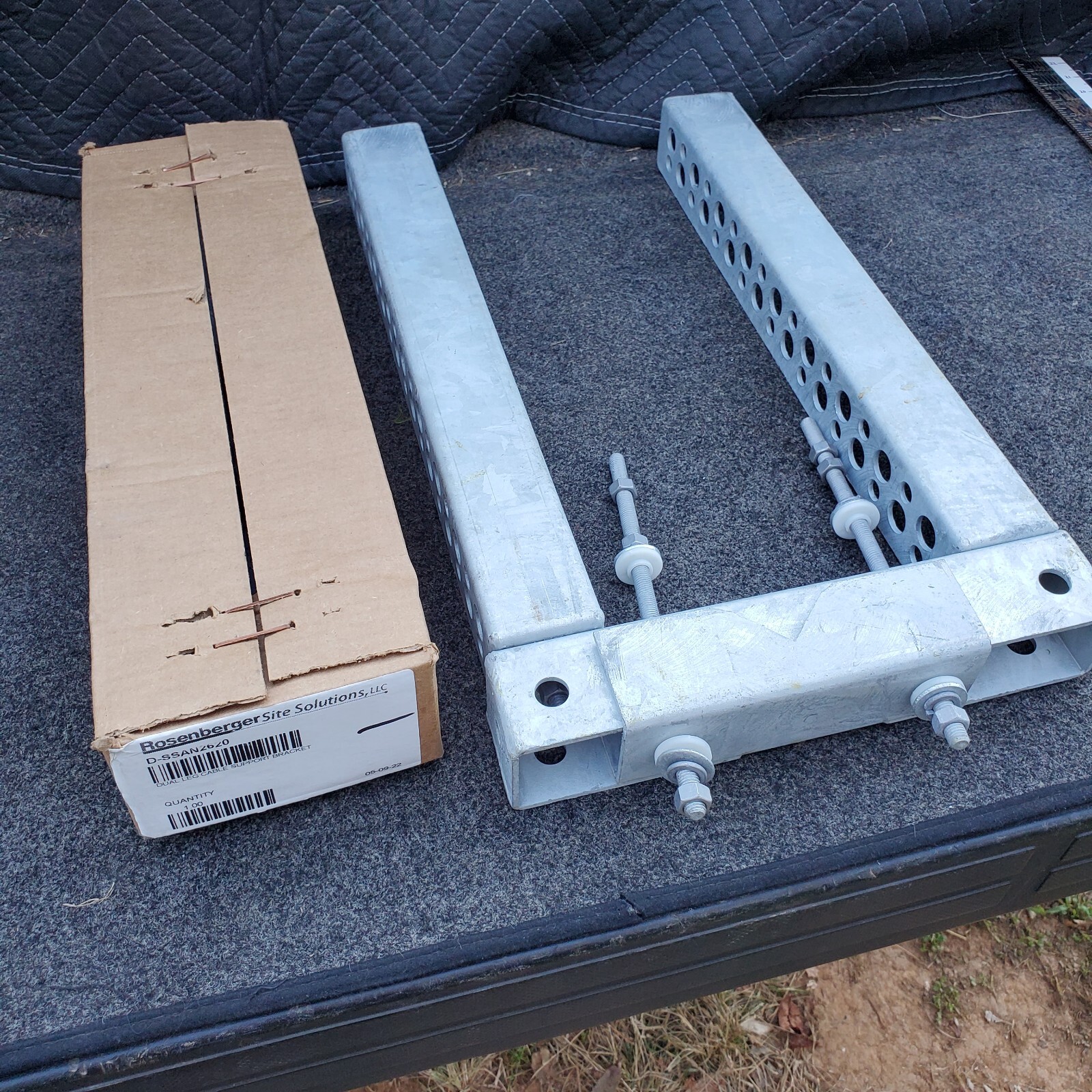 Dual Leg Cable Support Bracket Galvanized Steel 20" Rosenberger D ...