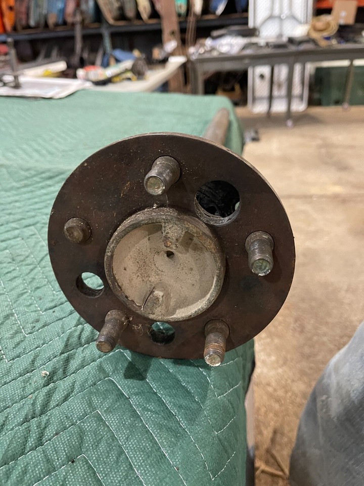 1971 challenger rear axle DRIVER 8 3/4 8.75 e-body stock pics read all ...